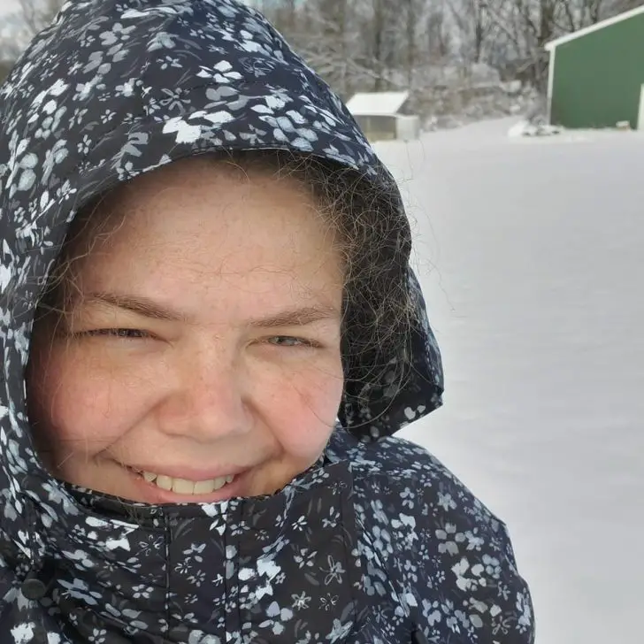 Roma Tomatoes vs Regular Tomatoes - Handcrafted Homegrown